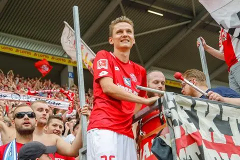 Interview: Mainz-05-Sportdirektor Niko Bungert spricht über Kaderpläne ...