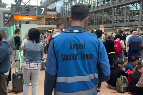 Sicherheitsbereich am Hamburger Flughafen stundenlang zu