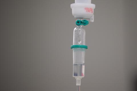 Bundesinstitut warnt vor Risiken bei Drip-Spa-Infusionen