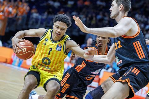 Basketballer aus Berlin und Bonn erreichen das Halbfinale