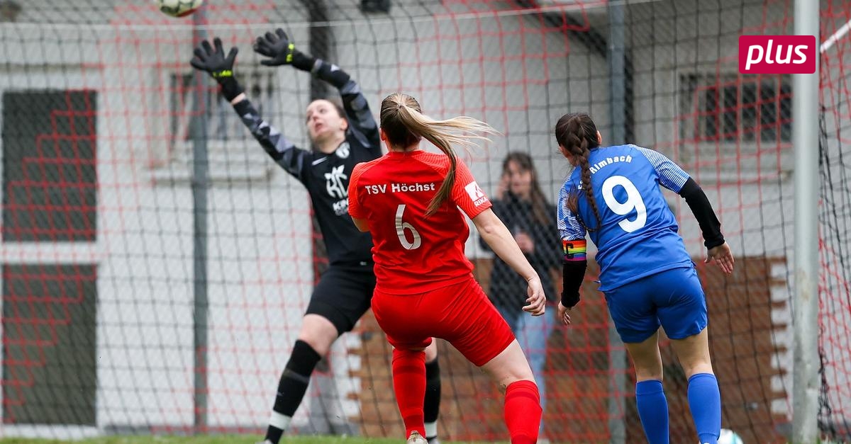 Höchster Frauen siegen in Spitzenspiel mit Pyro und Flitzer