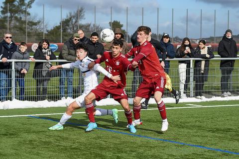 SVWW-U 17: FC Bayern siegt nach drei Standards