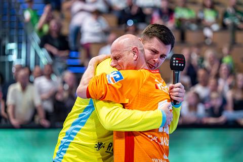 Stefan Cavor und Anadin Suljakovic sagen emotional Adieu bei der HSG ...