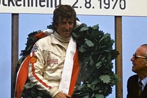 Jochen Rindt - WM-Trophäe am Rennfahrer-Grab