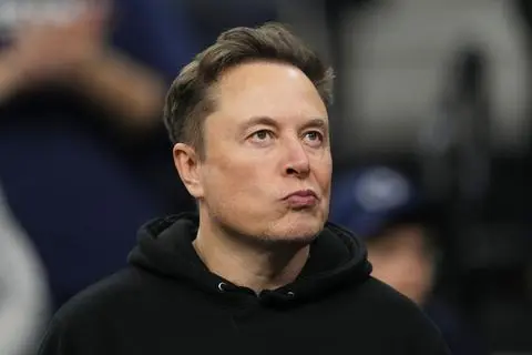 Umstrittene Bildbearbeitung: Warum Elon Musks KI Grok Frauen in Bikinis ...